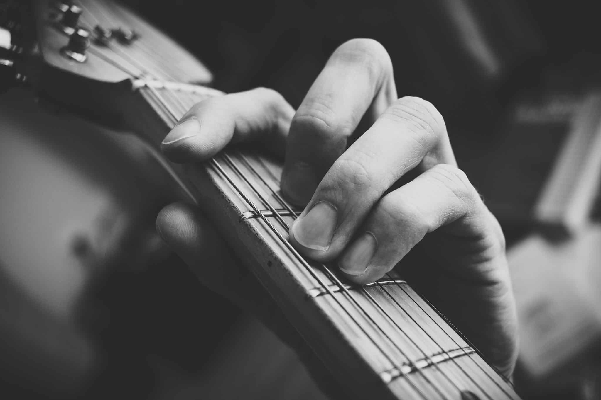 Easy Way To Change Keys On Guitar - Real Guitar Lessons by Tomas Michaud